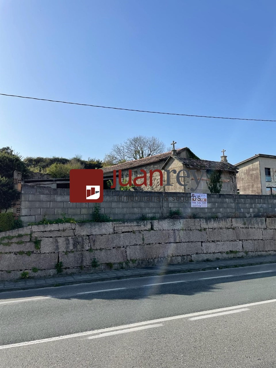 939 CASA PARA RESTAURAR EN CAMBADOS
